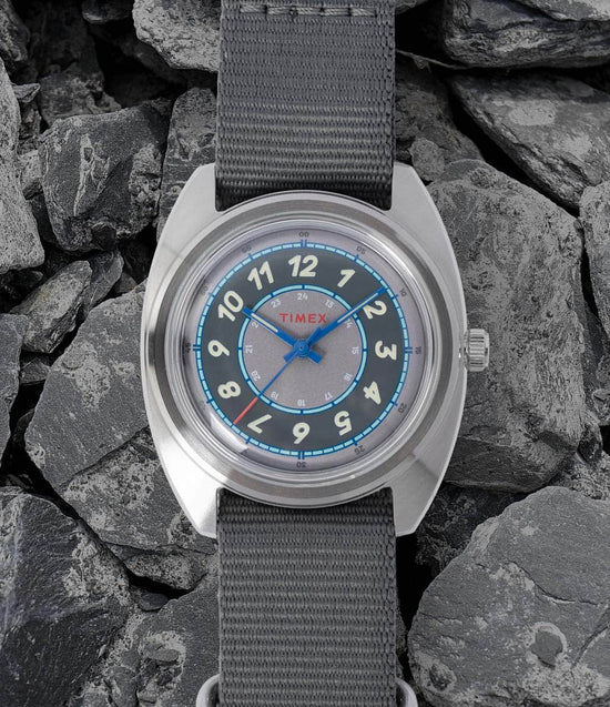 A History and Guide to Timex Watches – Windup Watch Shop